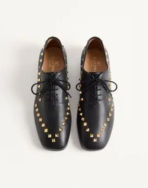 Valentino Garavani Derby Rockstud In Kidskin