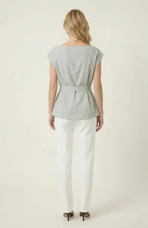 MODENAIRE Draped Neck Top