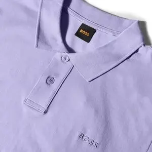 Hugo Boss Minimalist Stylish Lapelcollar Tshirt