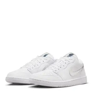Nike Low Top Sneakers - No