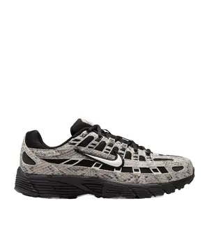 Nike Chunky Retrostyle Sneakers