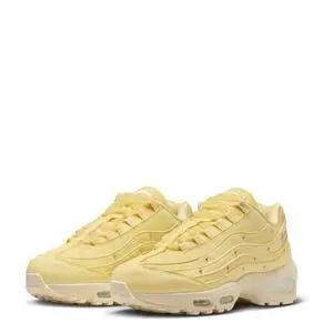 Nike Slim Qs Low Top Sneakers