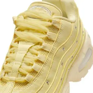 Nike Slim Qs Low Top Sneakers