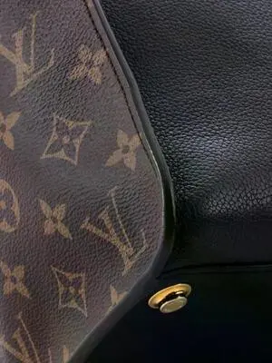 LOUIS VUITTON On My Side Leather With Monogram Canvas Mm Tote Bag