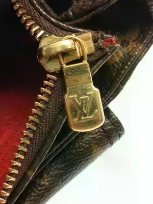 LOUIS VUITTON Monogram Shoulder Bag
