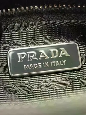 Prada Re-edition 2005 Shoulder Bag