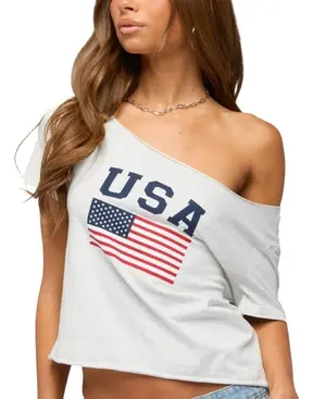 EDIKTED Usa Babe Off Shoulder T Shirt