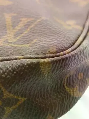 LOUIS VUITTON 2002 Monogram Pochette Accessoires Shoulder Bag