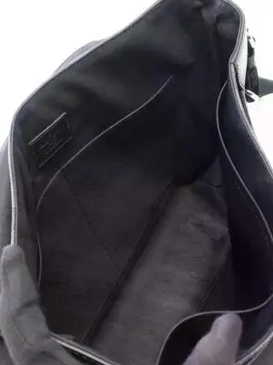 LOUIS VUITTON 2017 Mm District Messenger Bag