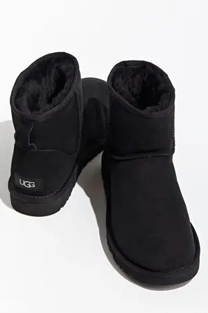 UGG Classic Mini Low Profile Boots - Black