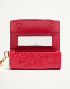 Valentino Garavani Vlogo Signature Charm In Grainy Calfskin - Rouge Pur
