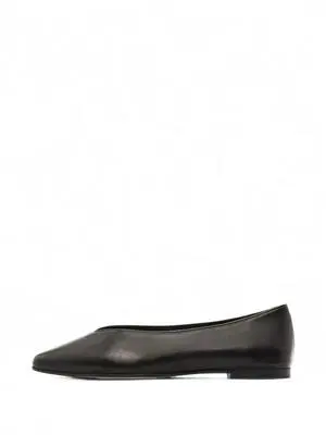 LOTTUSSE Bella Almond-toe Pumps