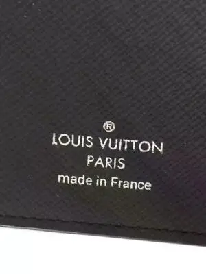LOUIS VUITTON 2021 Brazza Taiga-leather Long Wallet