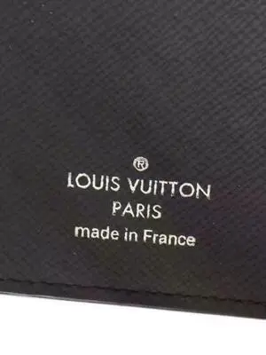 LOUIS VUITTON 2021 Brazza Taiga-leather Long Wallet