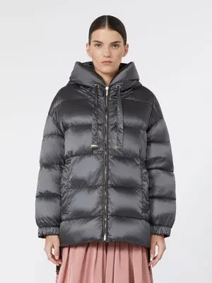 Max Mara Roomy Hooded Puffer Jacket In Water-repellent Plain-weave Fabric