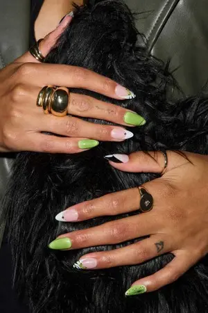 NEVER HAVE I EVER SHOP Zebratini Short Almond Press On Nails