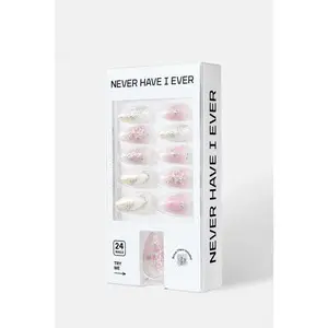 NEVER HAVE I EVER SHOP Fairy Wing Almond Press On Nails - Pink