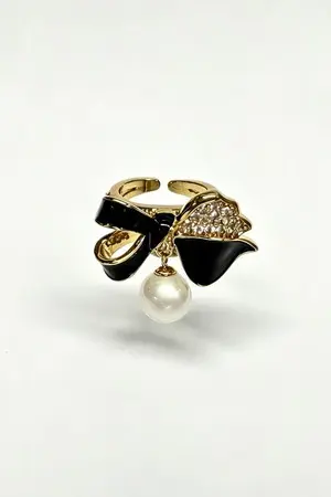 CLASSICHARMS Butterfly Pearl Drop Ring