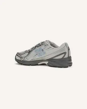 NEW BALANCE 740 Sneakers