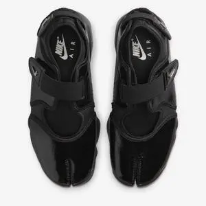 Nike Minimalist Lowtop Sneakers