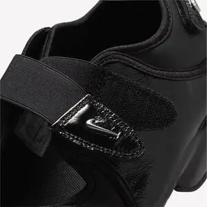 Nike Minimalist Lowtop Sneakers