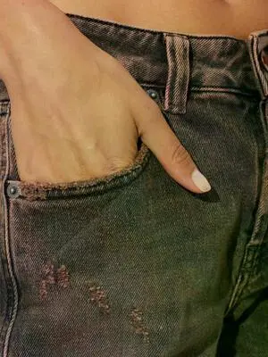 DIESEL® 1992 D-jiann-rs Distressed Jeans