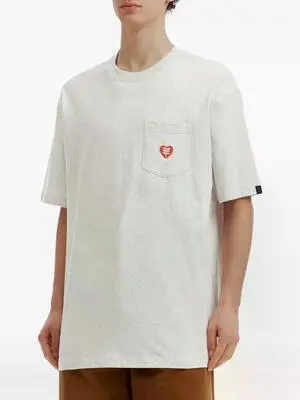 FINGERCROXX Heart-patch Pocket T-shirt