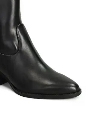 JULIE DEE Pointed-toe Ankle Boots - Black