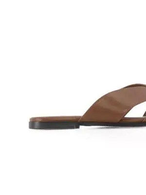 12 STOREEZ Erarta Crossover-strap Sandals
