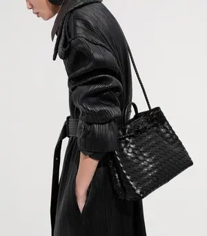 Bottega Veneta Medium Andiamo Shoulder Bag