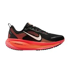 Nike Wmns Vomero 18 Athletic Sneakers - Orange