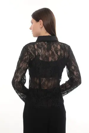 MONLICIA Lace Shirt