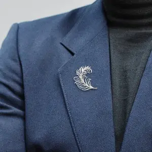 JAN LESLIE Sterling Feather Lapel Pin