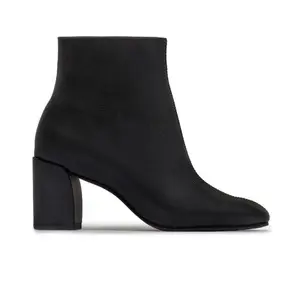 Bernardo Naomi Ankle Bootie - Black