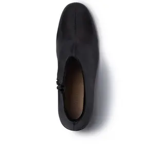 Bernardo Naomi Ankle Bootie - Black
