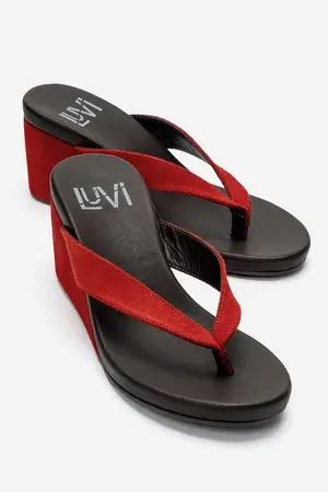 FOREVER & ALWAYS SHOES Pryon Leather Thong Wedge Sandal