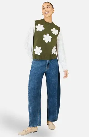 YUMI Flower Appliqué Knit Tank