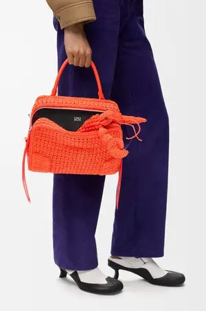 Loewe Medium Amazona 180 Lazy Crab Bag In Raffia Crochet - Vivid Orange
