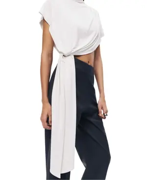 NOCTURNE Asymmetric Tie-front Crop Top