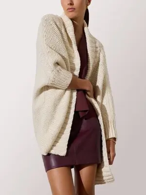 Brochu Walker The Dante Shrug