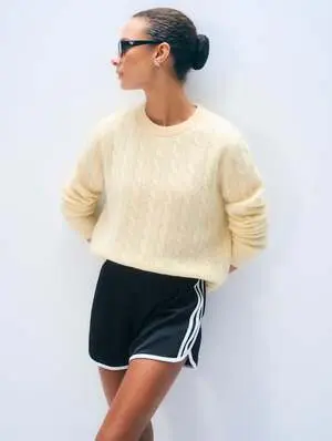 WHITE & WARREN White & Warren Cashmere Varsity Cable Crewneck Top In Citronelle Lemonade