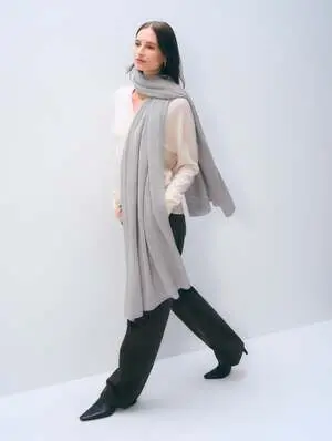 WHITE & WARREN White & Warren Cashmere Travel Wrap In Grey Size 81" X 36" Grey