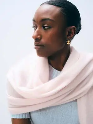 WHITE & WARREN Cashmere Travel Wrap In Size - Pink