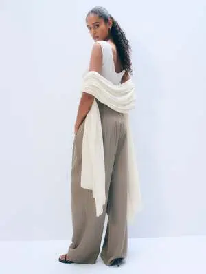WHITE & WARREN Superfine Cashmere Travel Wrap - White