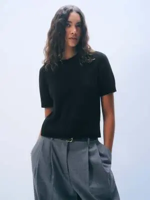WHITE & WARREN Cashmere Featherweight T-shirt Sweater In Size - Black
