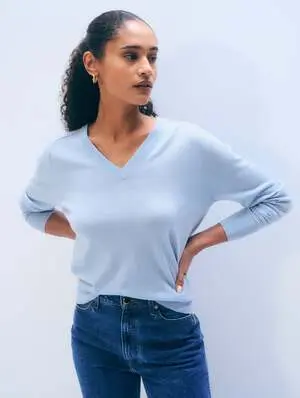 WHITE & WARREN Cashmere Linen Blend V Neck Sweater In Size In Linen/cashmere - Blue