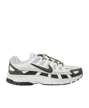 Nike Simple Sports Shoes - White