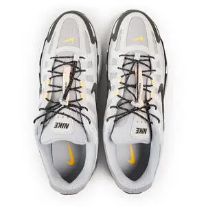 Nike Simple Sports Shoes