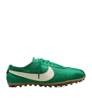 Nike Simple Sports Shoes - Green