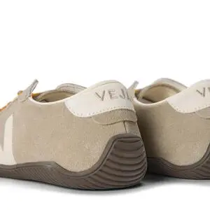 VEJA Low-top Trainers